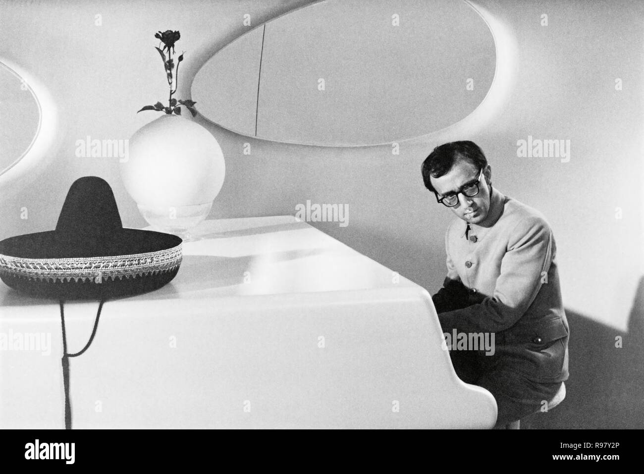 James bond director 1960s hi-res stock photography and images - Alamy