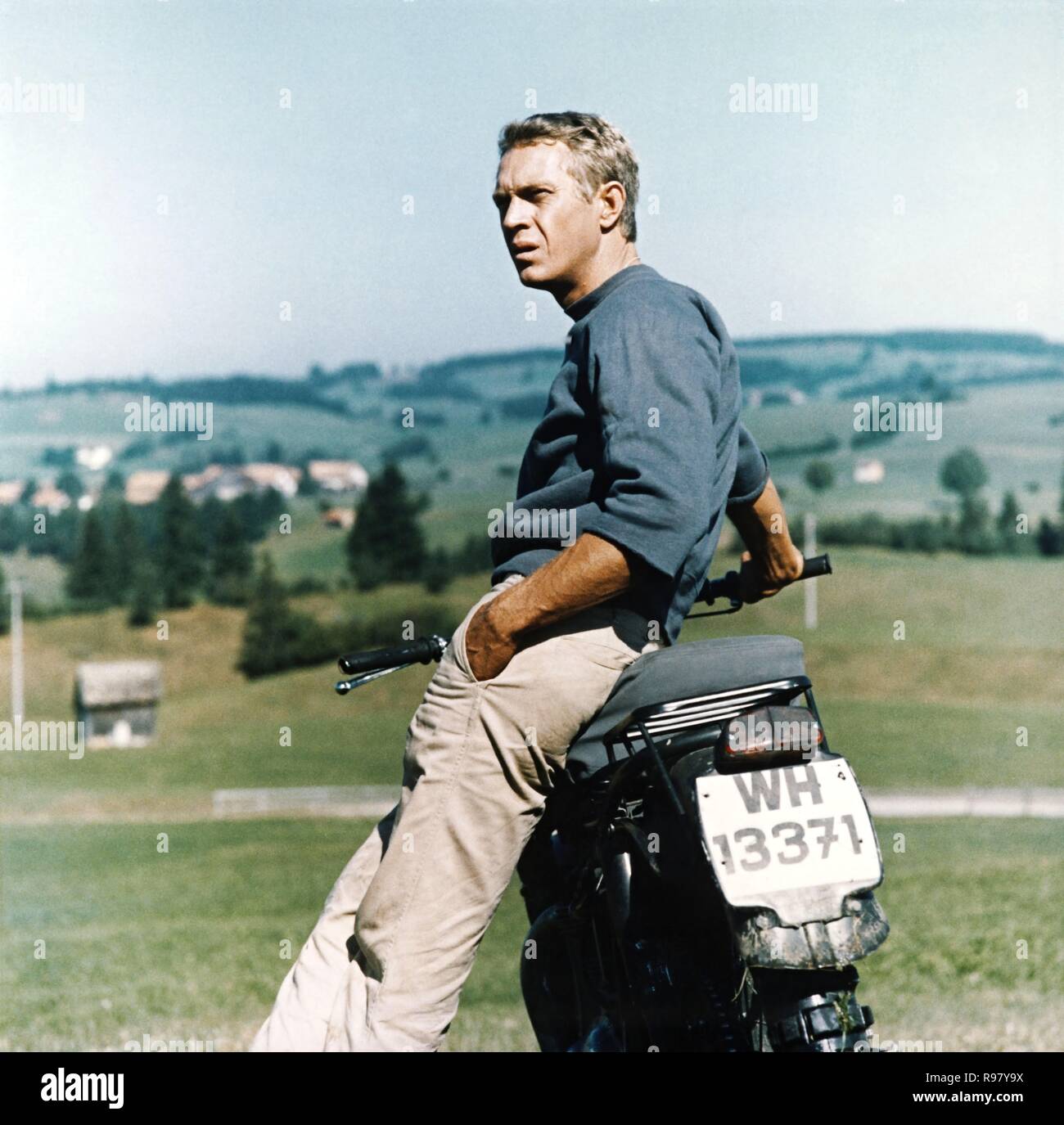 Steve mcqueen great escape hi-res stock photography and images - Alamy