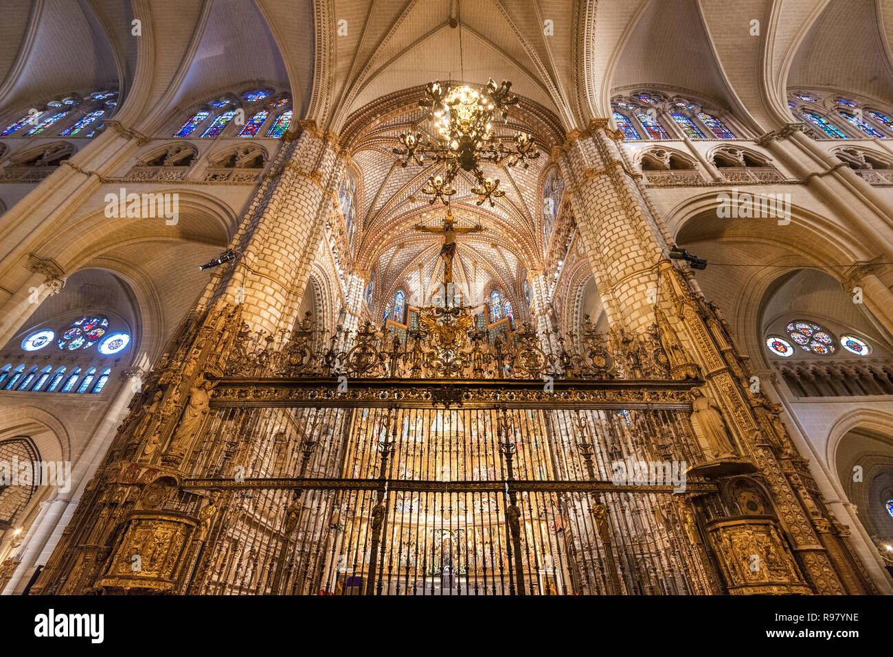 Toledo spain cathedral interior hi-res stock photography and images - Alamy
