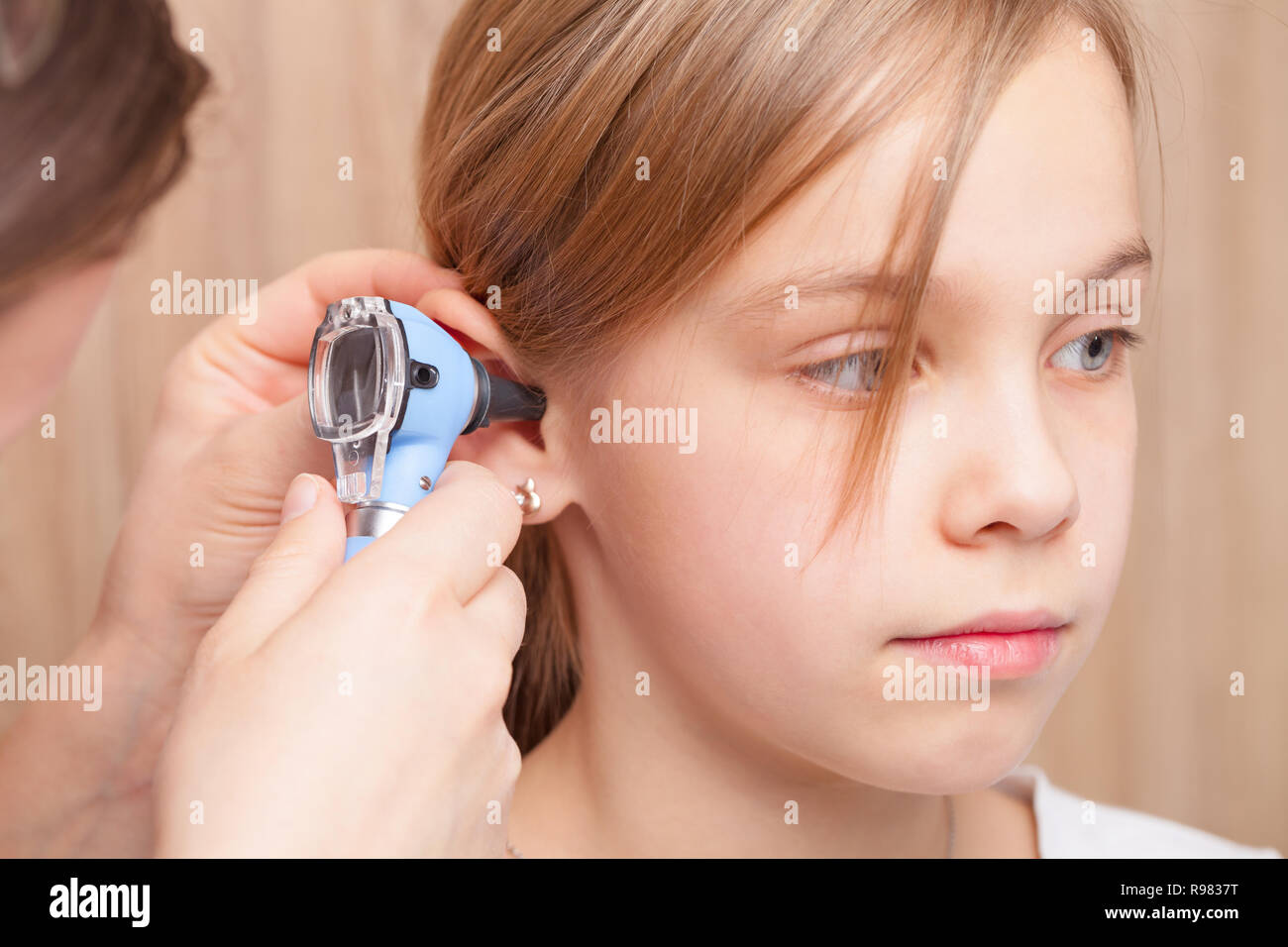 Otoscopy hi-res stock photography and images - Alamy