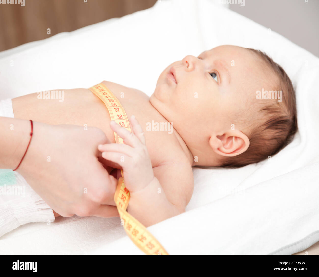 Chest measurement hi-res stock photography and images - Alamy