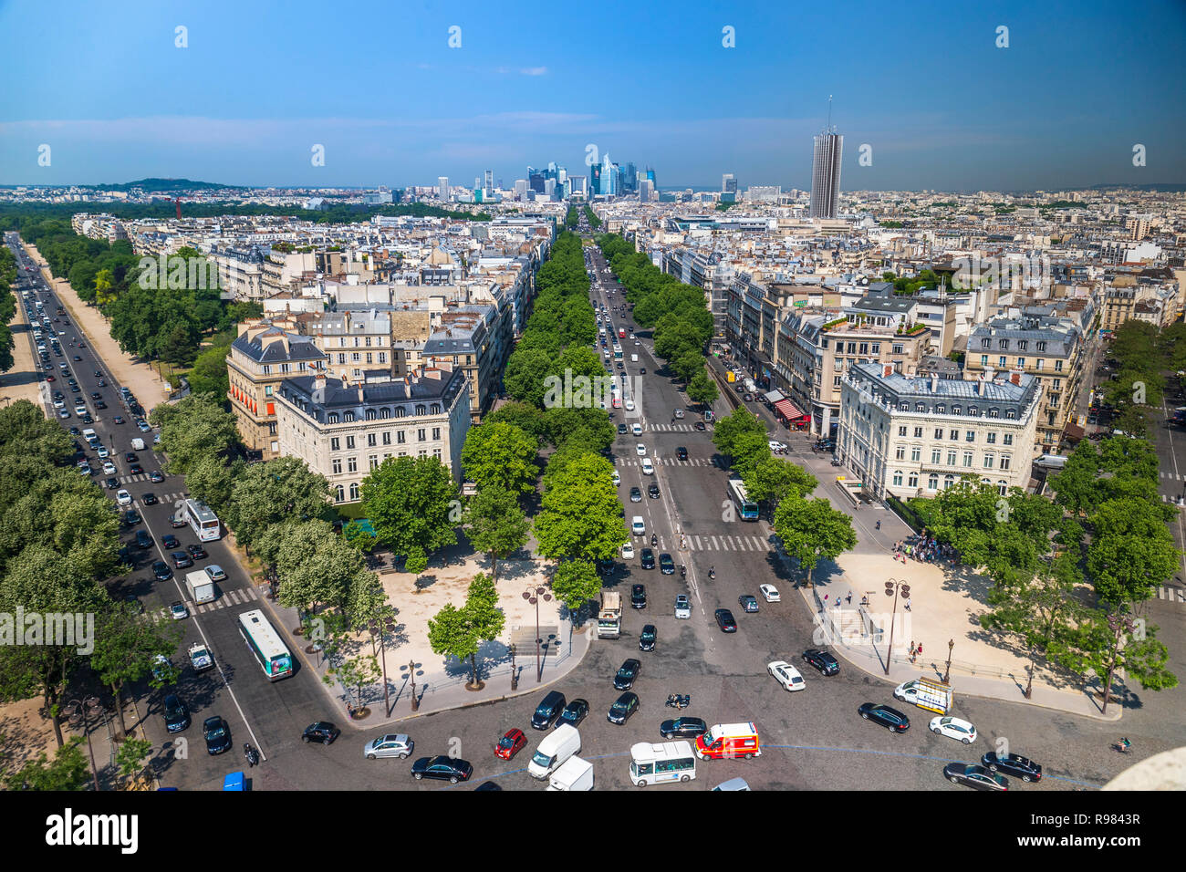 Paris la defense tower hi-res stock photography and images - Alamy