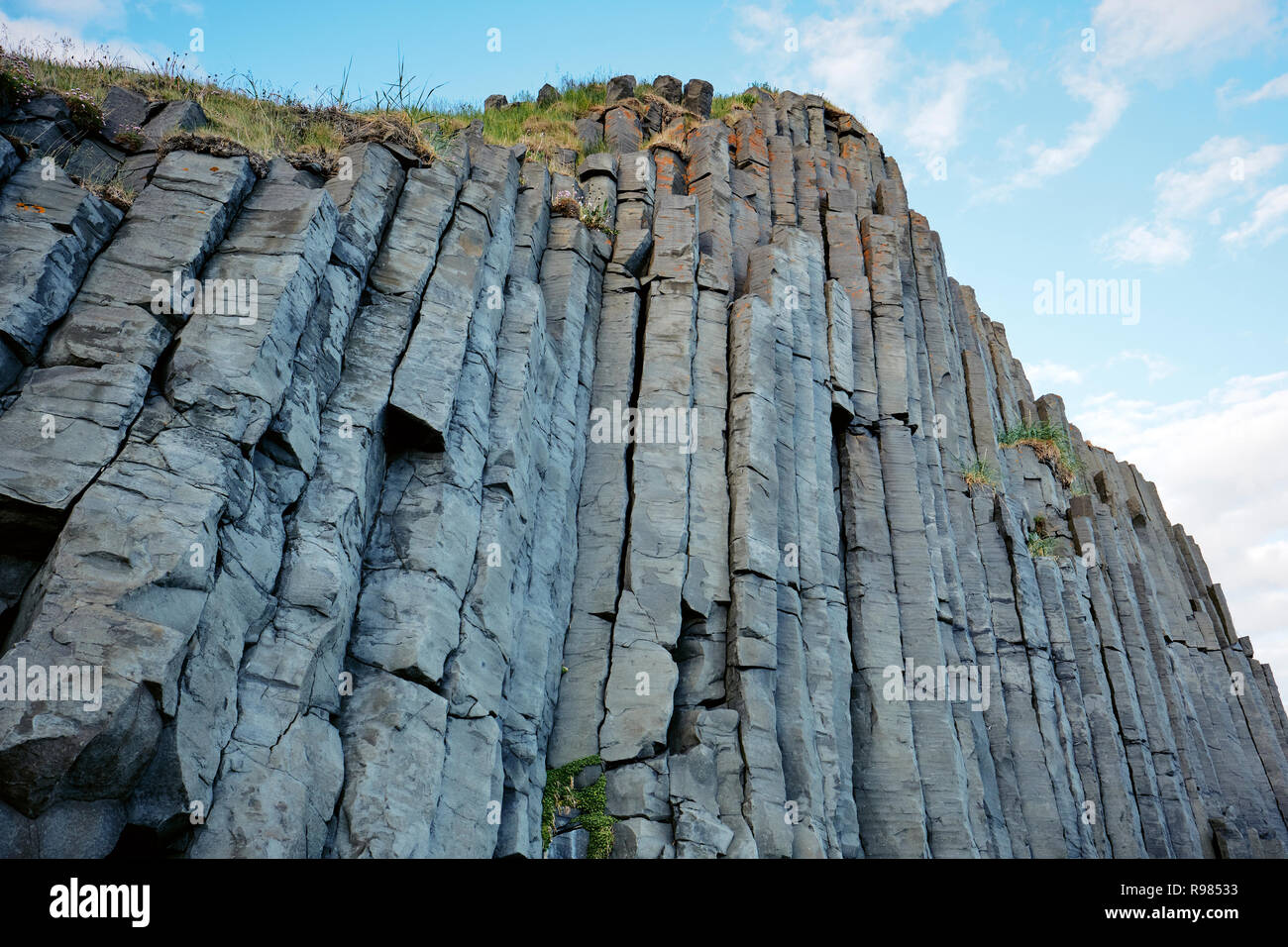 Basalt columns on the Icelandic coast Stock Photo - Alamy