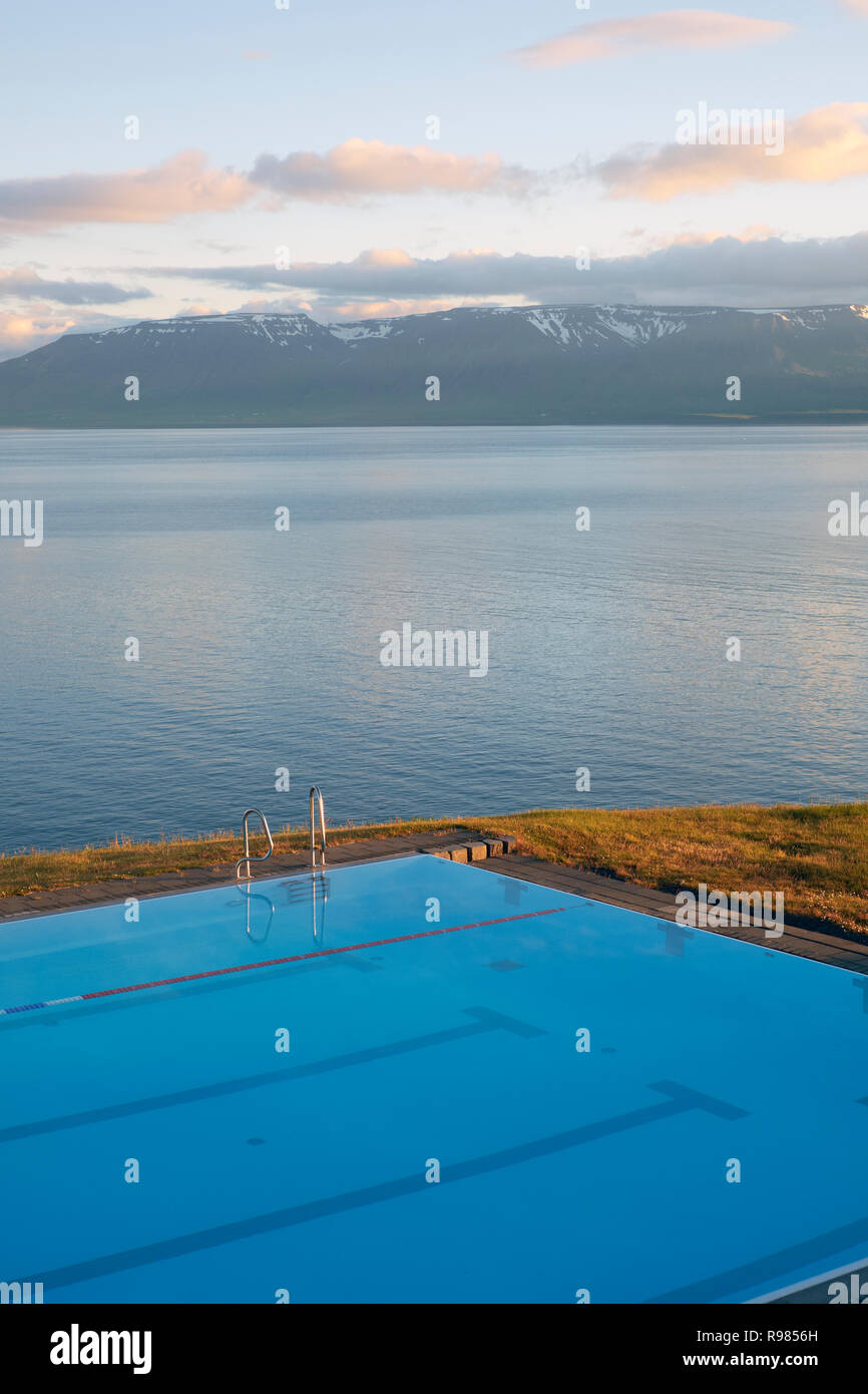 Iceland outdoor swimming pool hi-res stock photography and images - Alamy