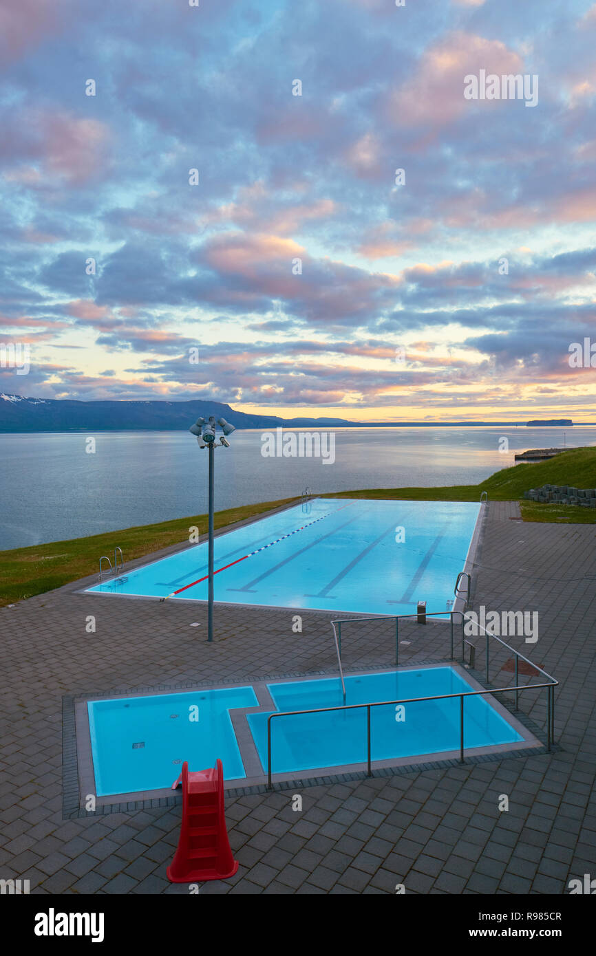 Hofsos outdoor swimming pool in north Iceland - Hofsos Skagafjörður ...