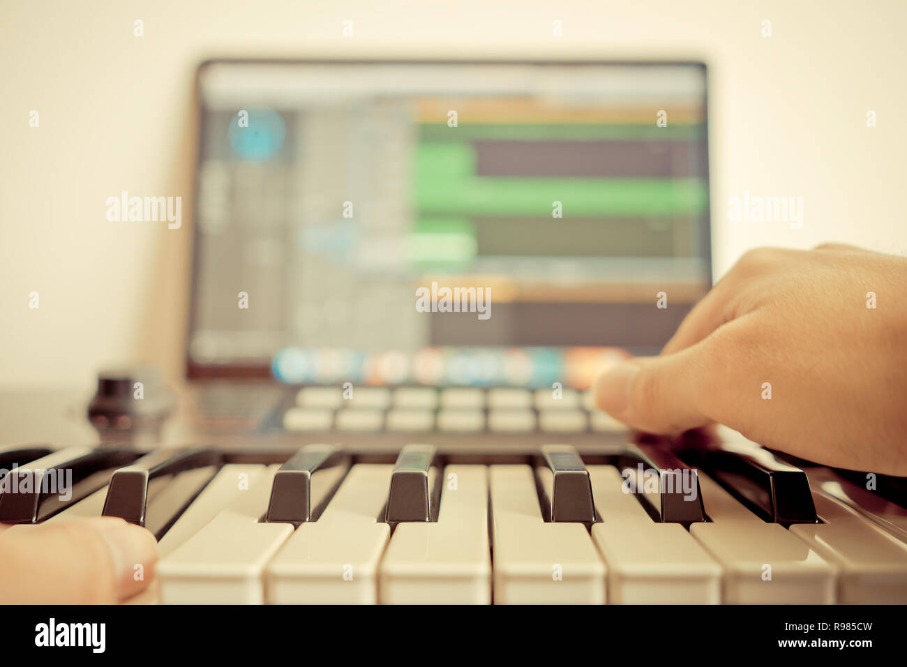 Daw music hi-res stock photography and images - Alamy