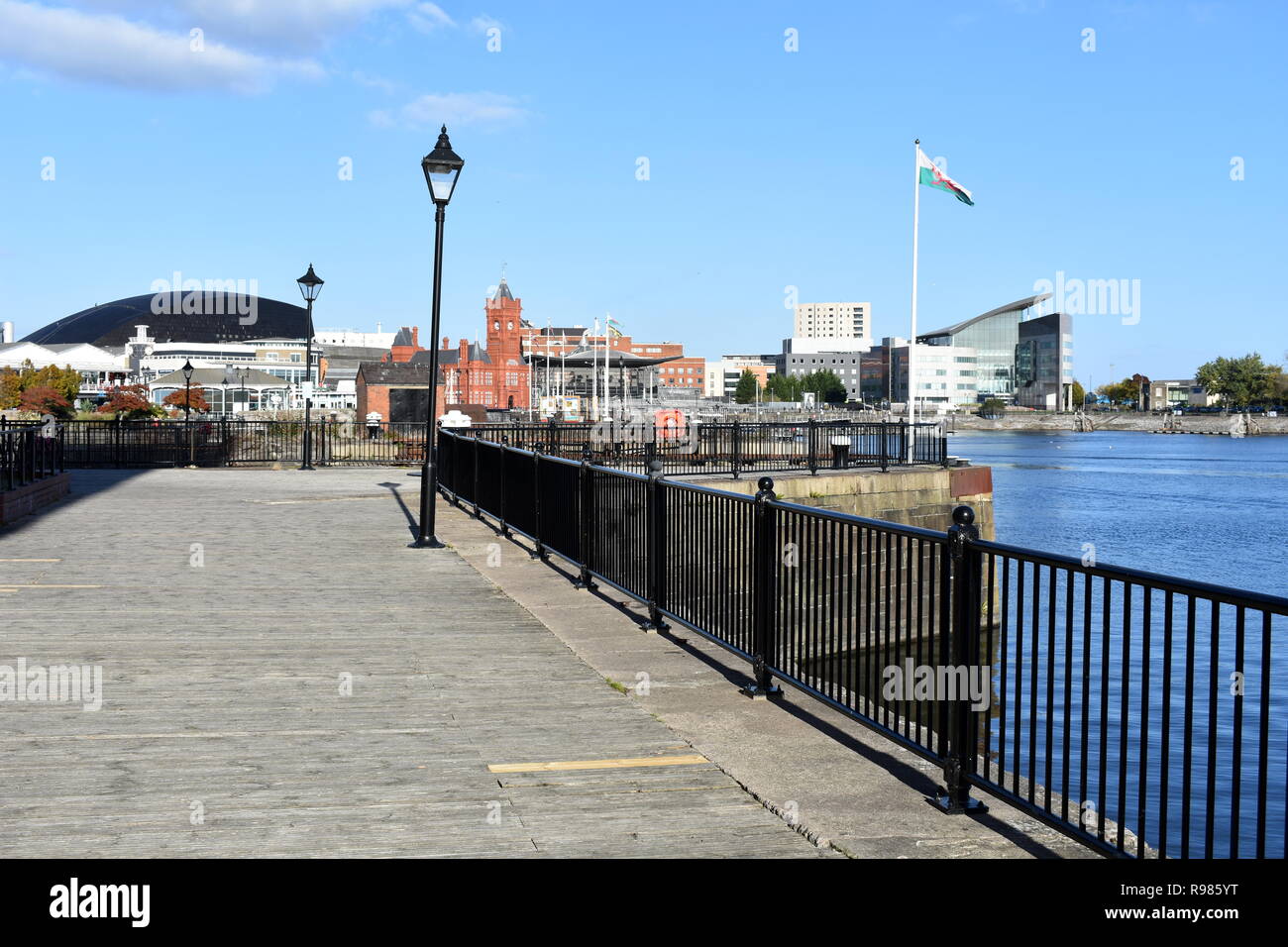 Cardiff harbour hi-res stock photography and images - Alamy