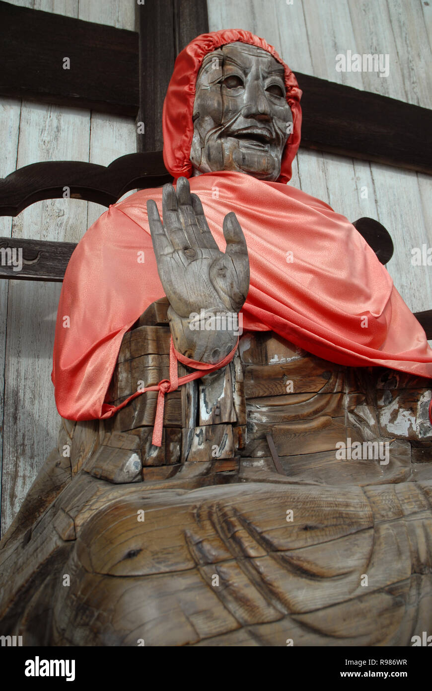 Pindola wooden carved Statue (healing statue), outside Todai-ji temple ...