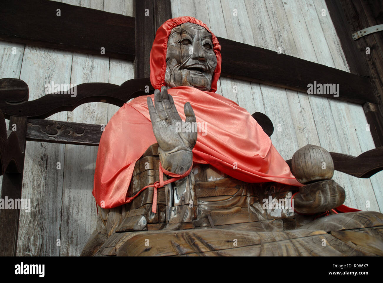 Pindola wooden carved Statue (healing statue), outside Todai-ji temple ...
