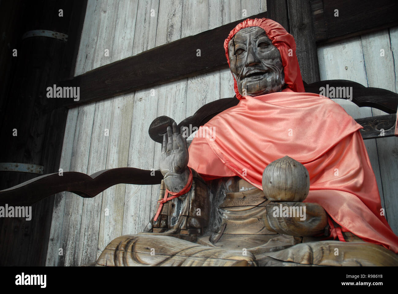 Pindola wooden carved Statue (healing statue), outside Todai-ji temple ...