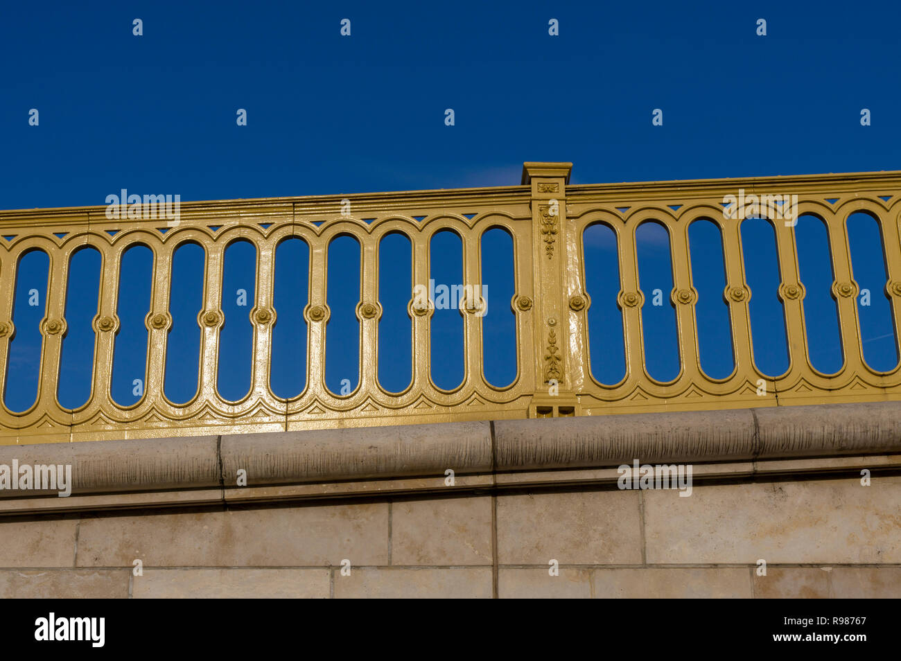 Balustrade railing hi-res stock photography and images - Alamy
