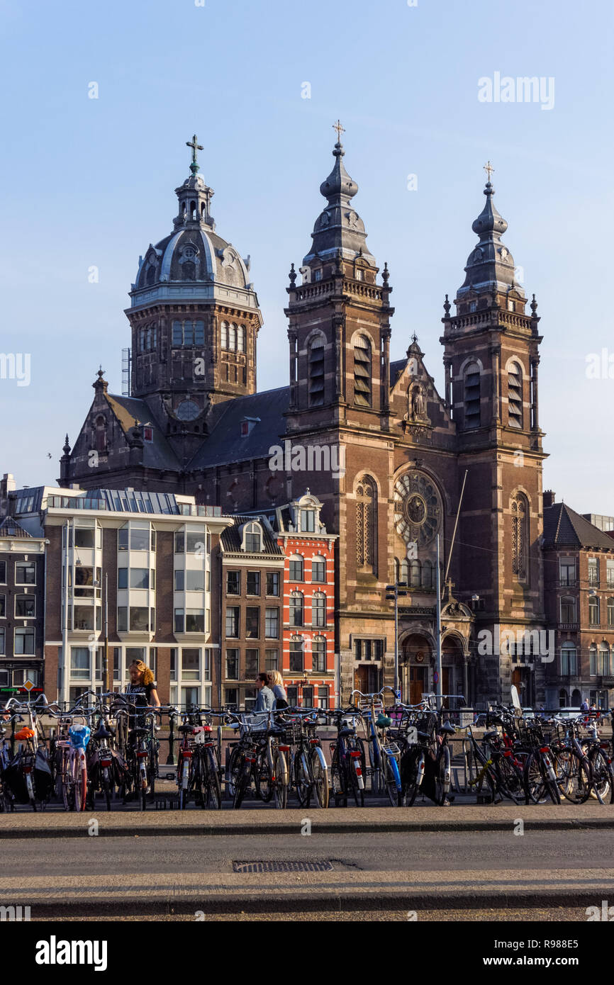 Basilica saint nicholas amsterdam hi-res stock photography and images ...