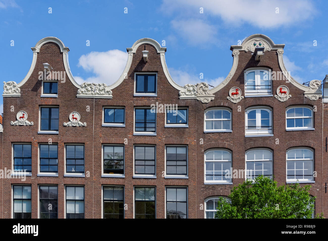 Traditional historic dutch gable houses hi-res stock photography and ...