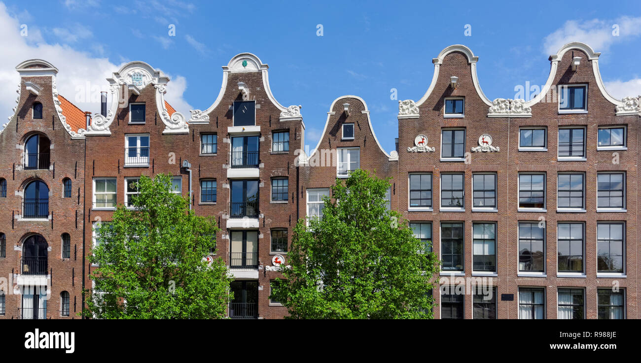 Traditional historic dutch gable houses hi-res stock photography and ...