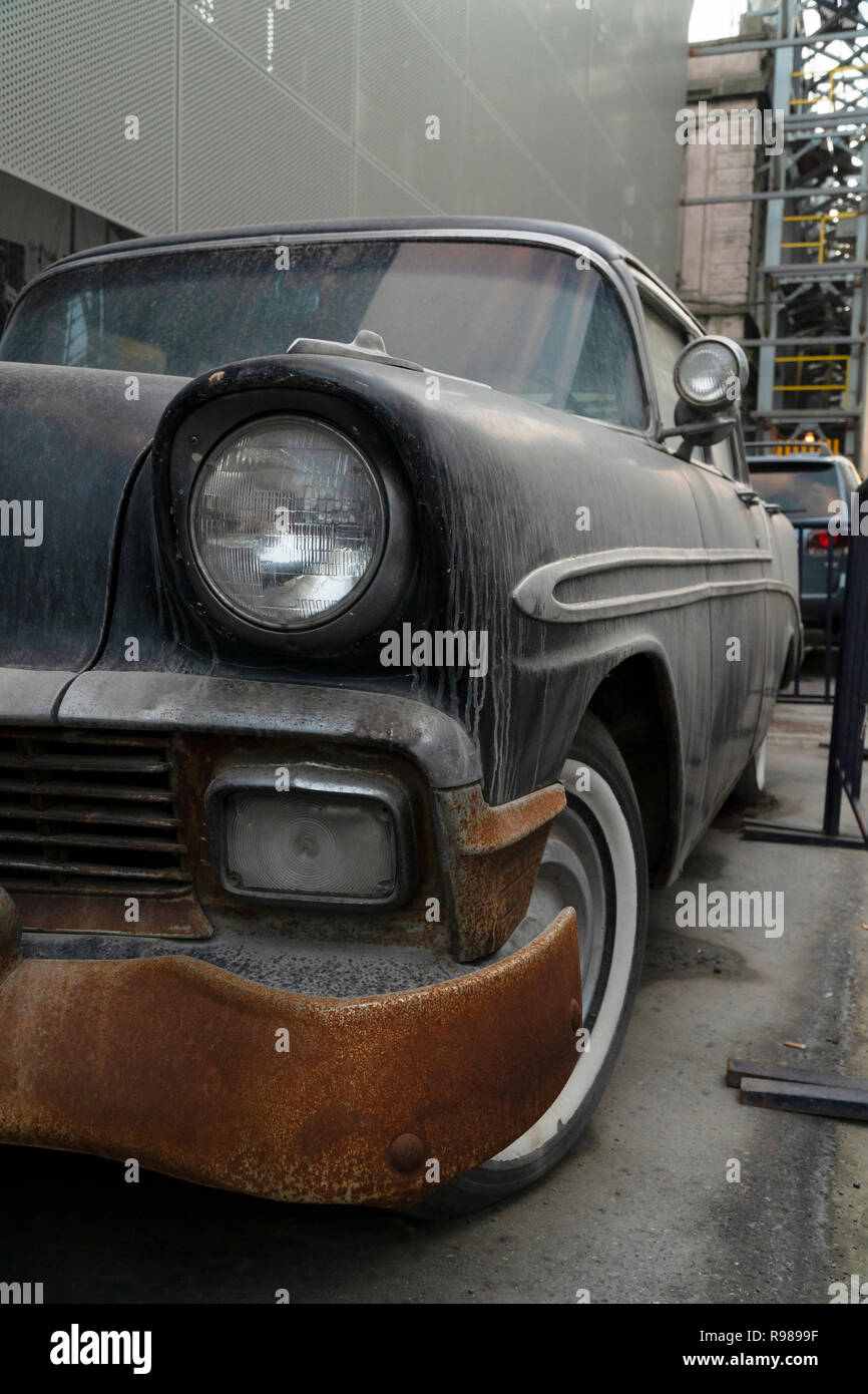 Old rusty american car hi-res stock photography and images - Alamy