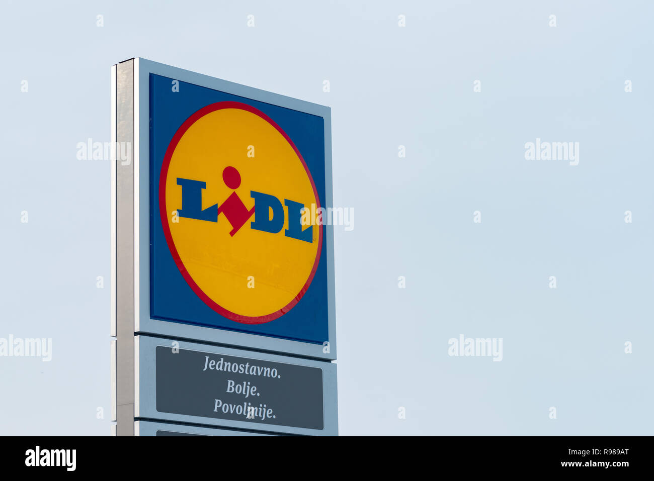 Lidl grocery store hi-res stock photography and images - Alamy