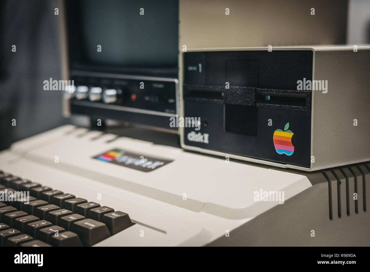 Apple ii hi-res stock photography and images - Alamy