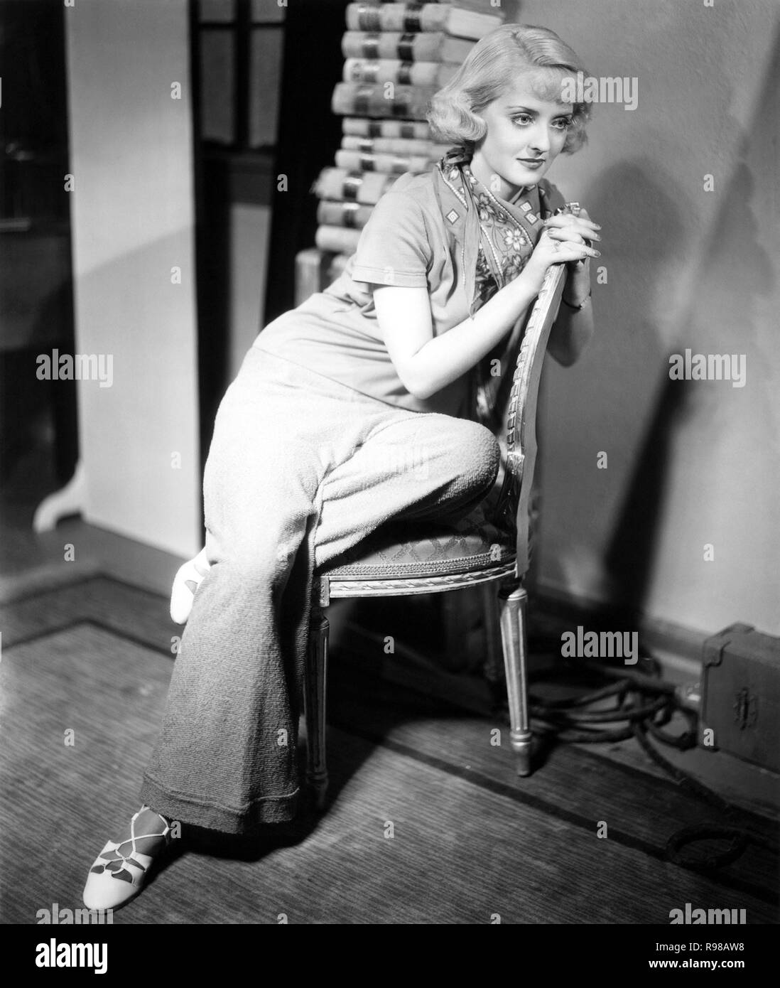 BETTE DAVIS. 1935 Stock Photo - Alamy