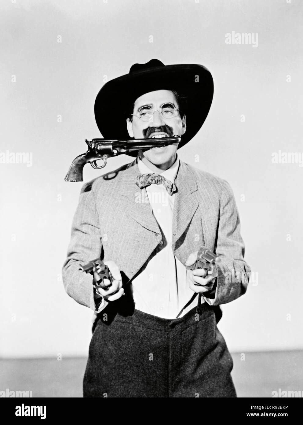 Groucho marx go west marx hi-res stock photography and images - Alamy