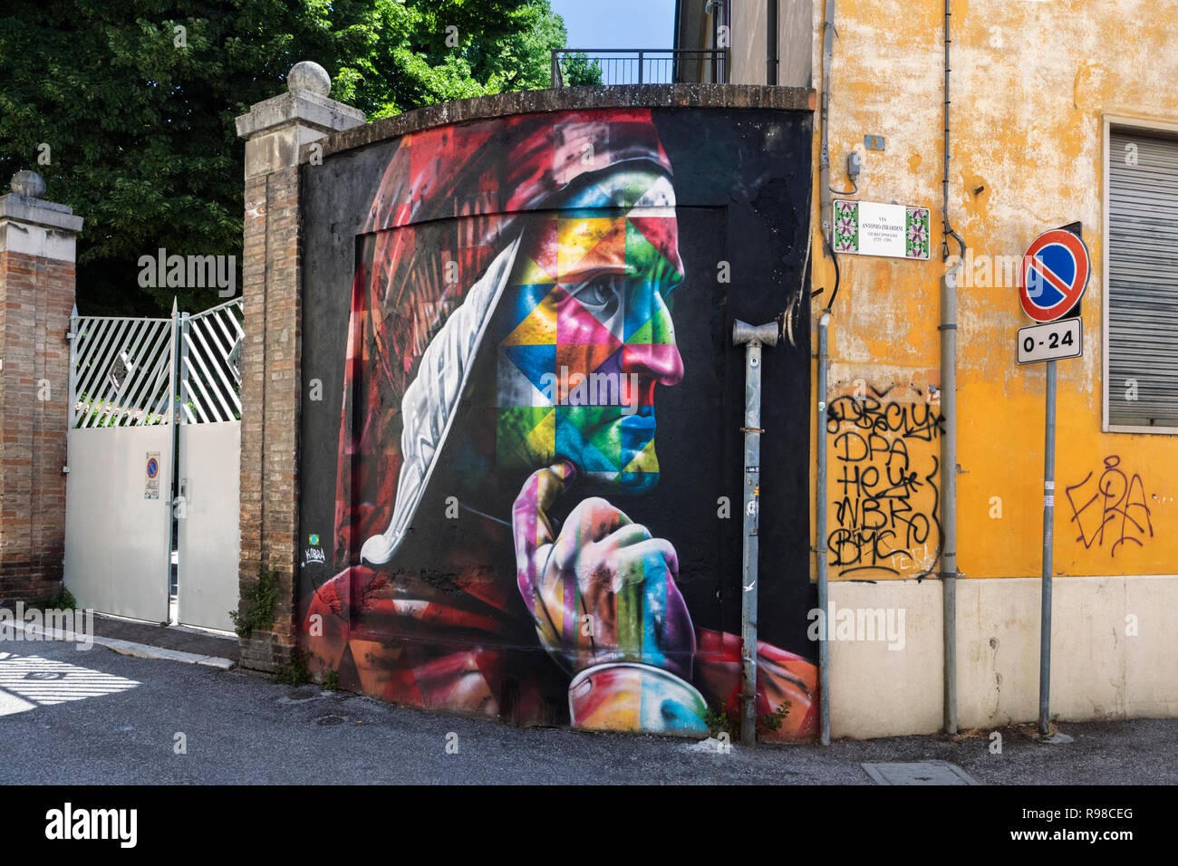 Dante alighieri graffiti hi-res stock photography and images - Alamy