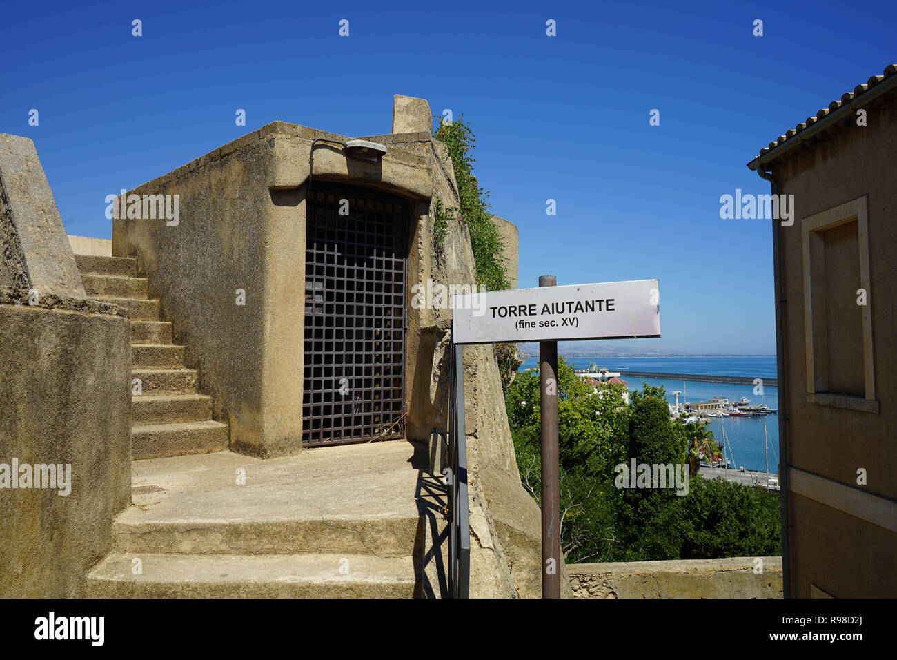 Crotone carlo castle italy hi-res stock photography and images - Alamy