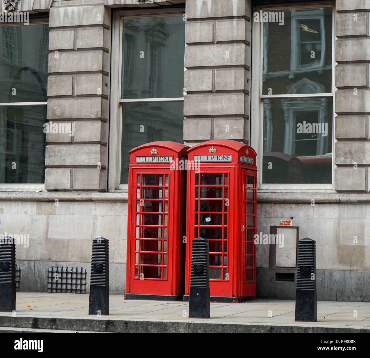 Telephone cabin, London - England Stock Photo - Alamy