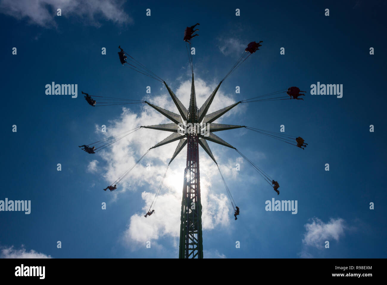 Fairground silhouette hi-res stock photography and images - Alamy