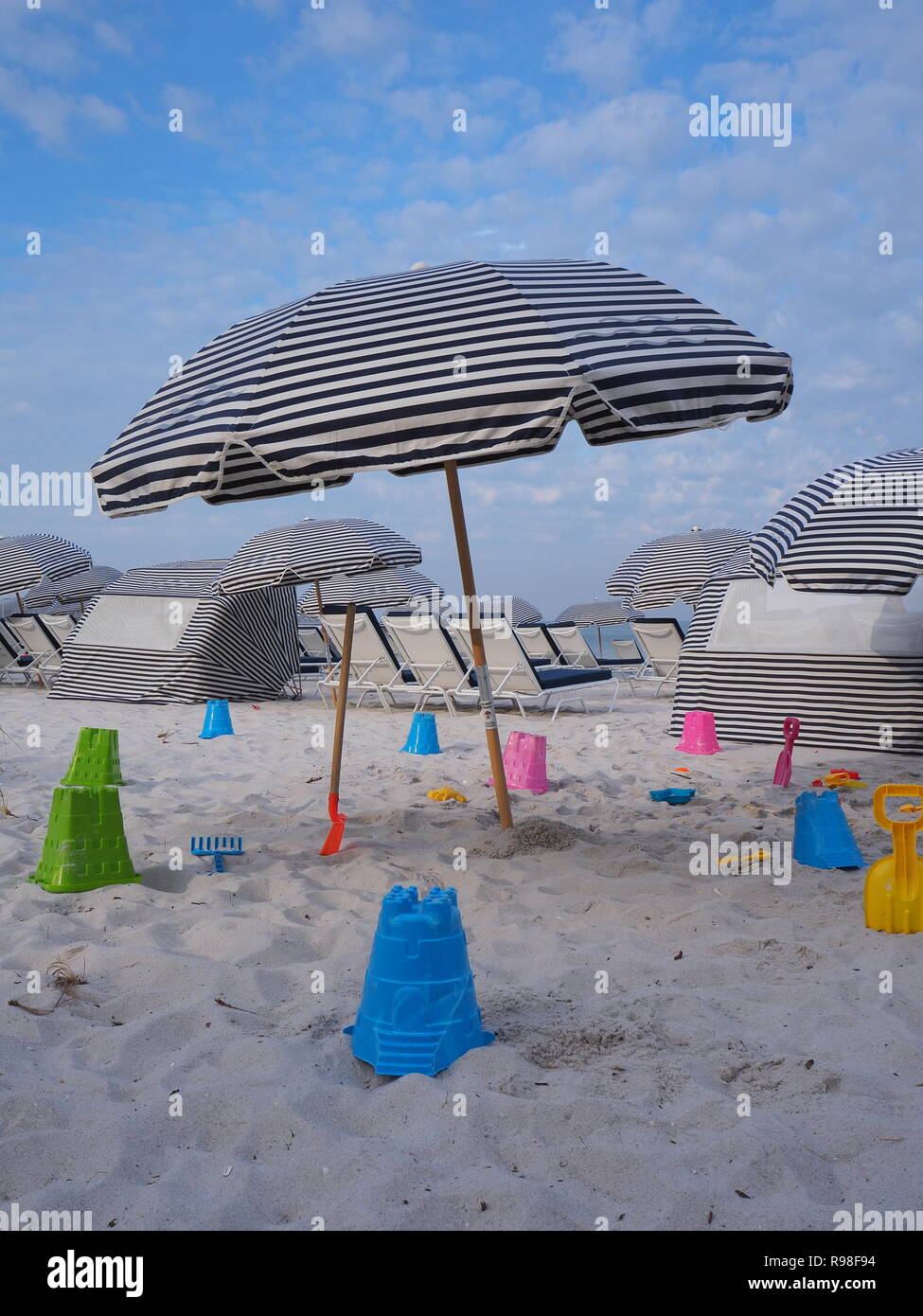 Sand castle on beach with moat hi-res stock photography and images - Alamy