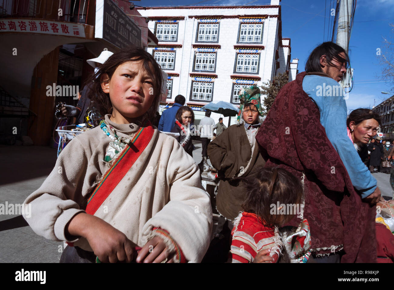 Lhasa, Tibet Autonomous Region, China : Street portrait of a Tibetan ...