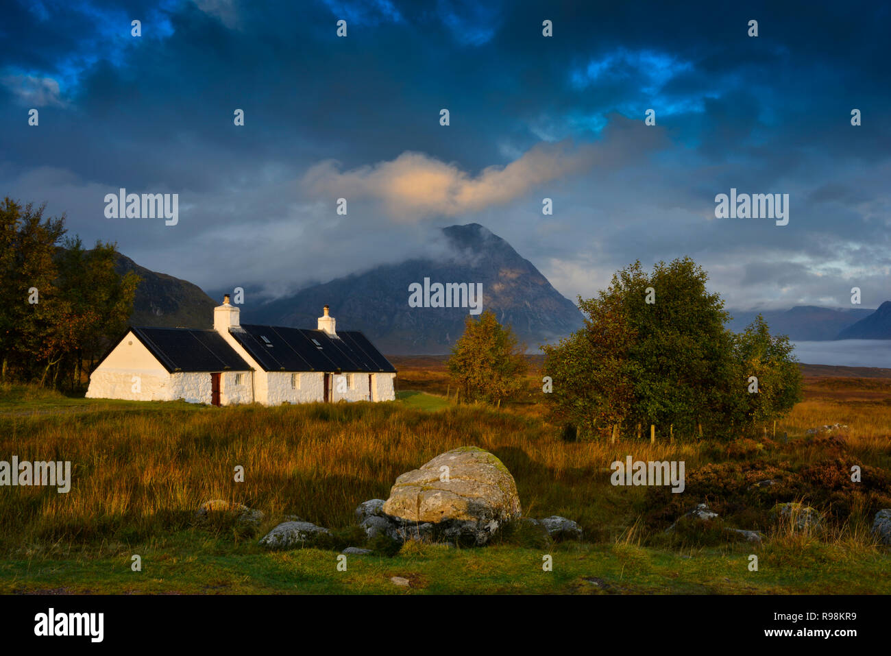 Black rock light hi-res stock photography and images - Alamy