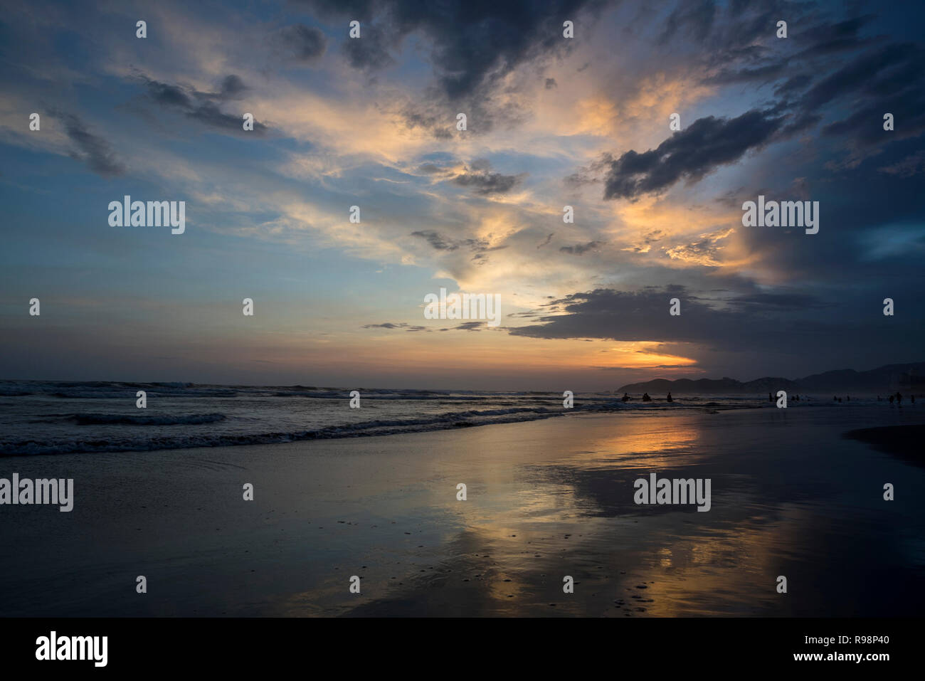 Acapulco sun hi-res stock photography and images - Alamy