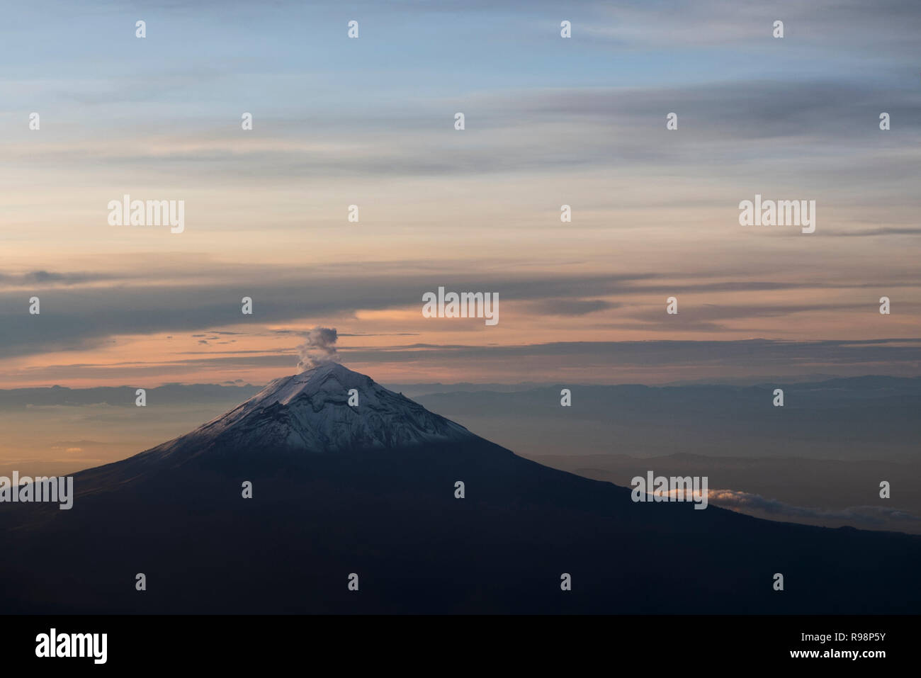 Popocatepetl volcano hi-res stock photography and images - Alamy
