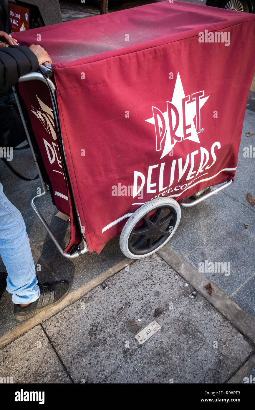 Food delivery trolly hi-res stock photography and images - Alamy