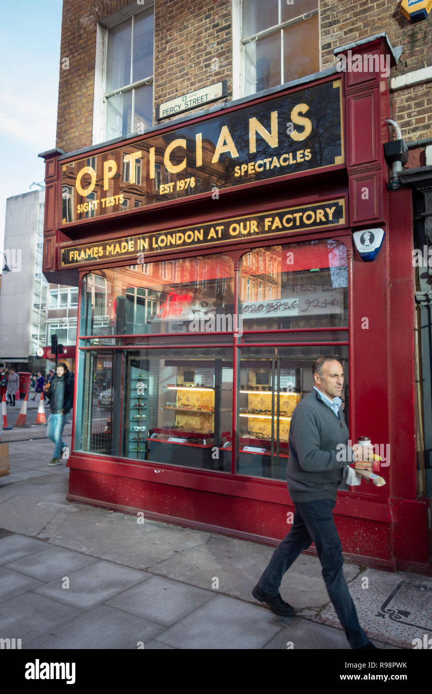 Retro opticians store hi-res stock photography and images - Alamy