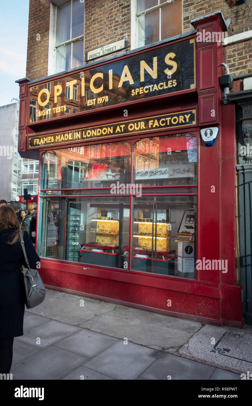 Retro opticians store hi-res stock photography and images - Alamy