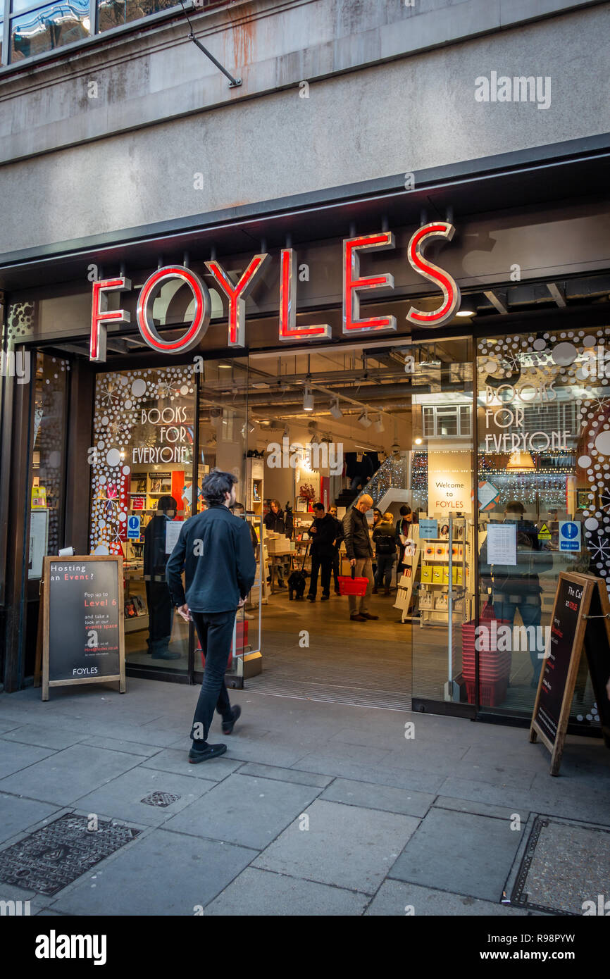 3D red on silver name Sign on the shop front of Foyles bookshop Charing ...