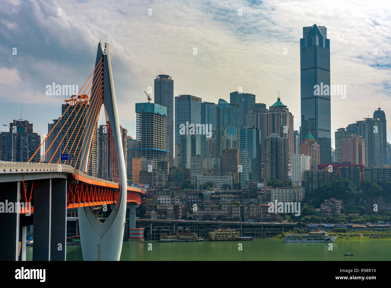 The qiansimen jialing river bridge hi-res stock photography and images ...