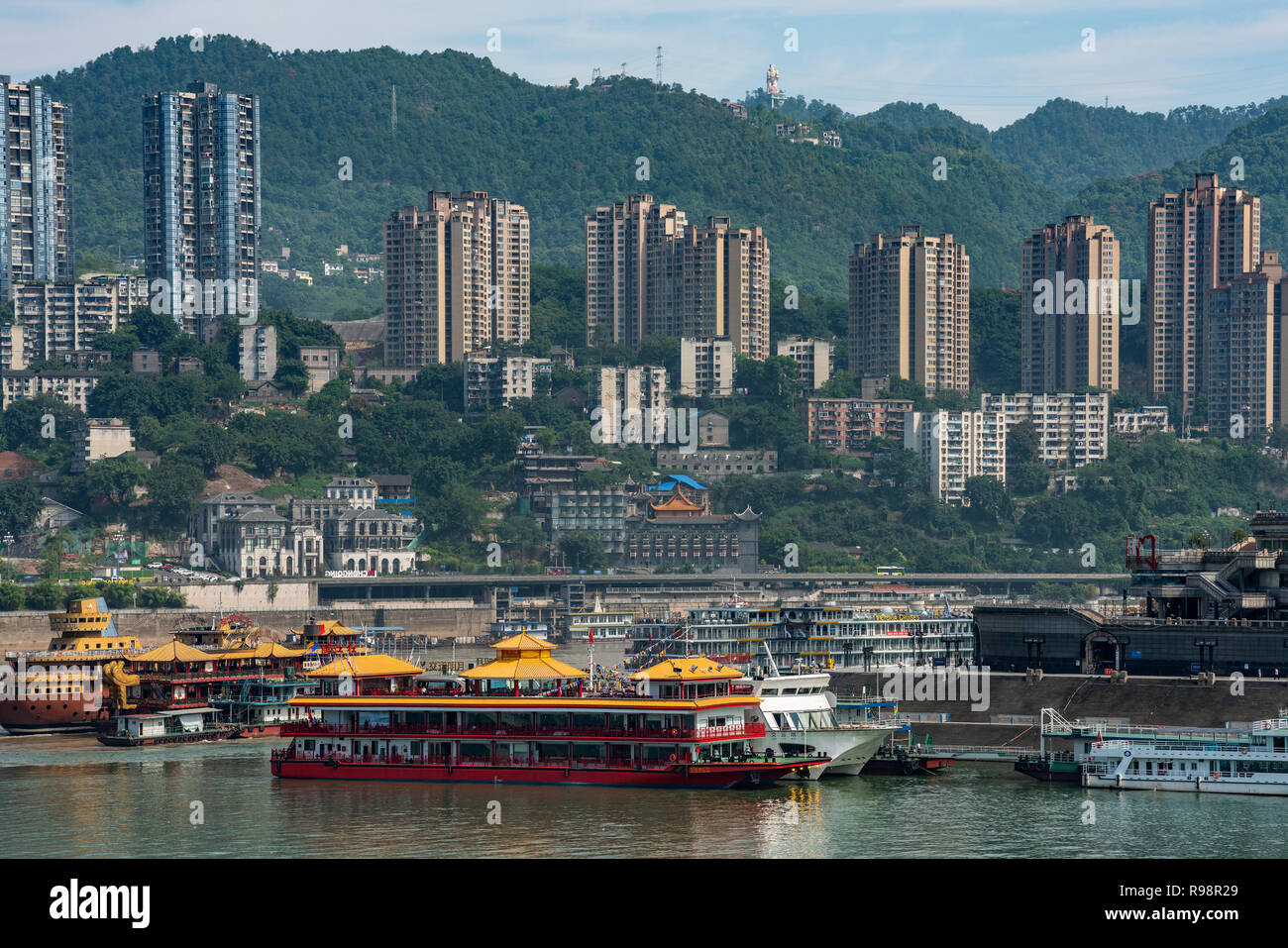 Chongqing skyline hills hi-res stock photography and images - Alamy