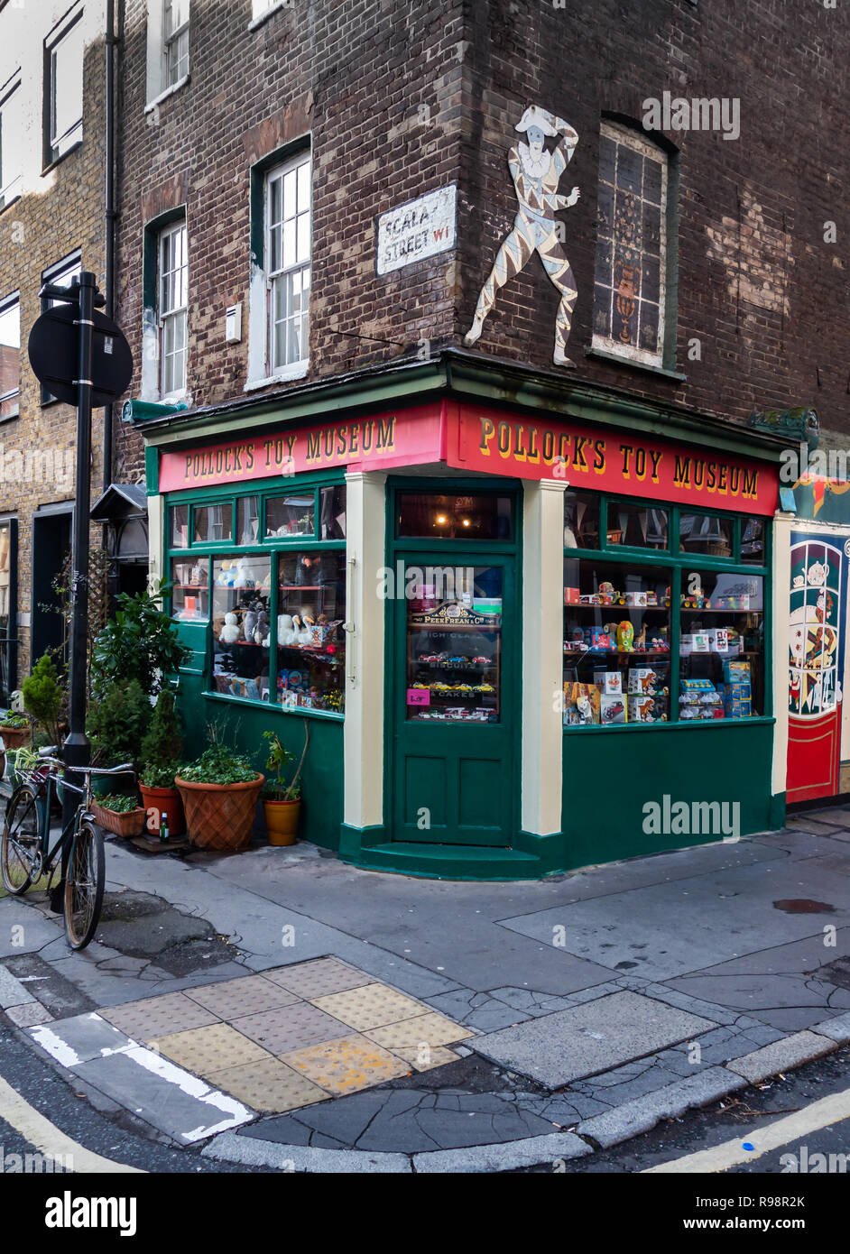 Pollocks toy shop and museum hi-res stock photography and images - Alamy