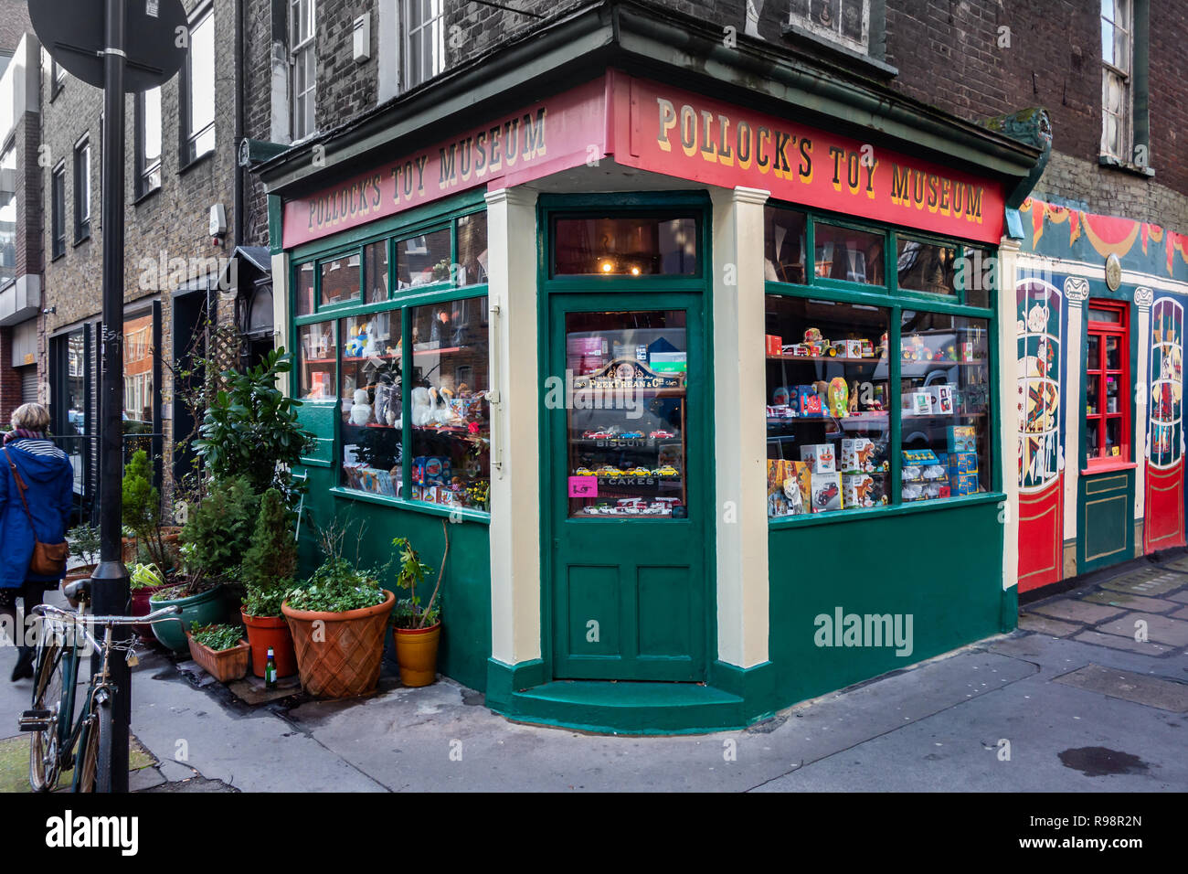 Toy museum sign hi-res stock photography and images - Alamy