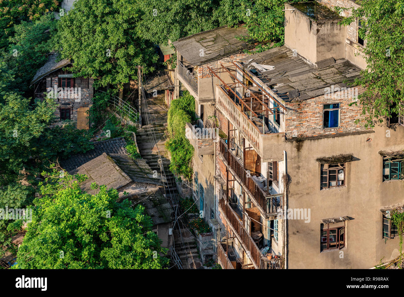 Houses in the hills hi-res stock photography and images - Alamy