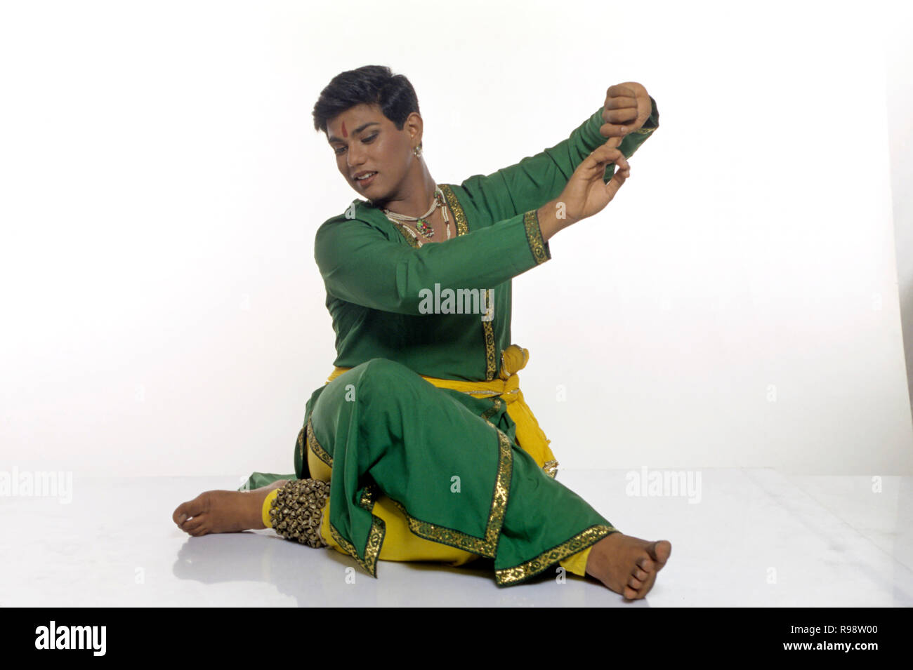 Indian dancing hi-res stock photography and images - Alamy