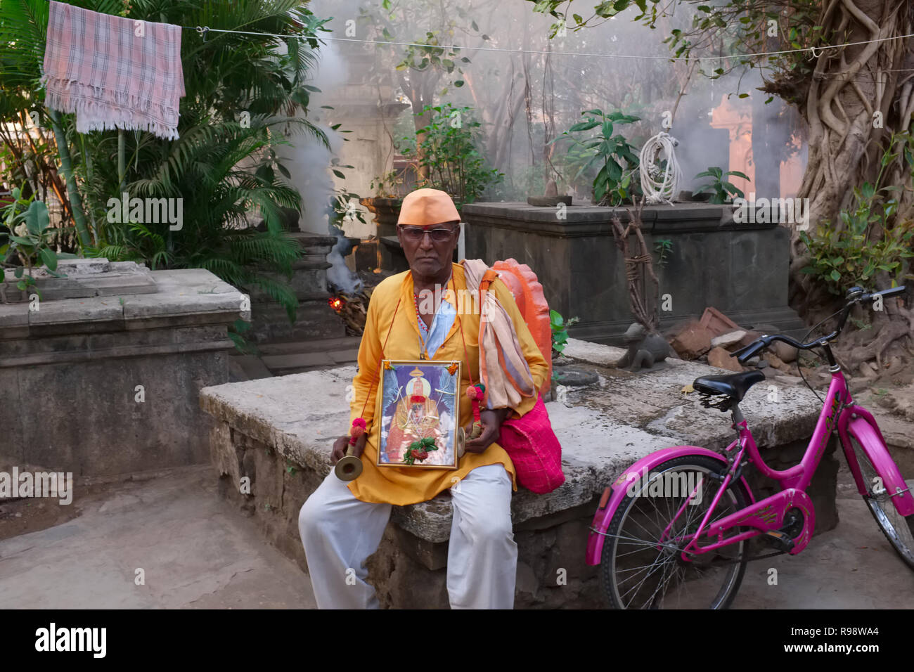 Hindu Graveyard High Resolution Stock Photography and Images - Alamy