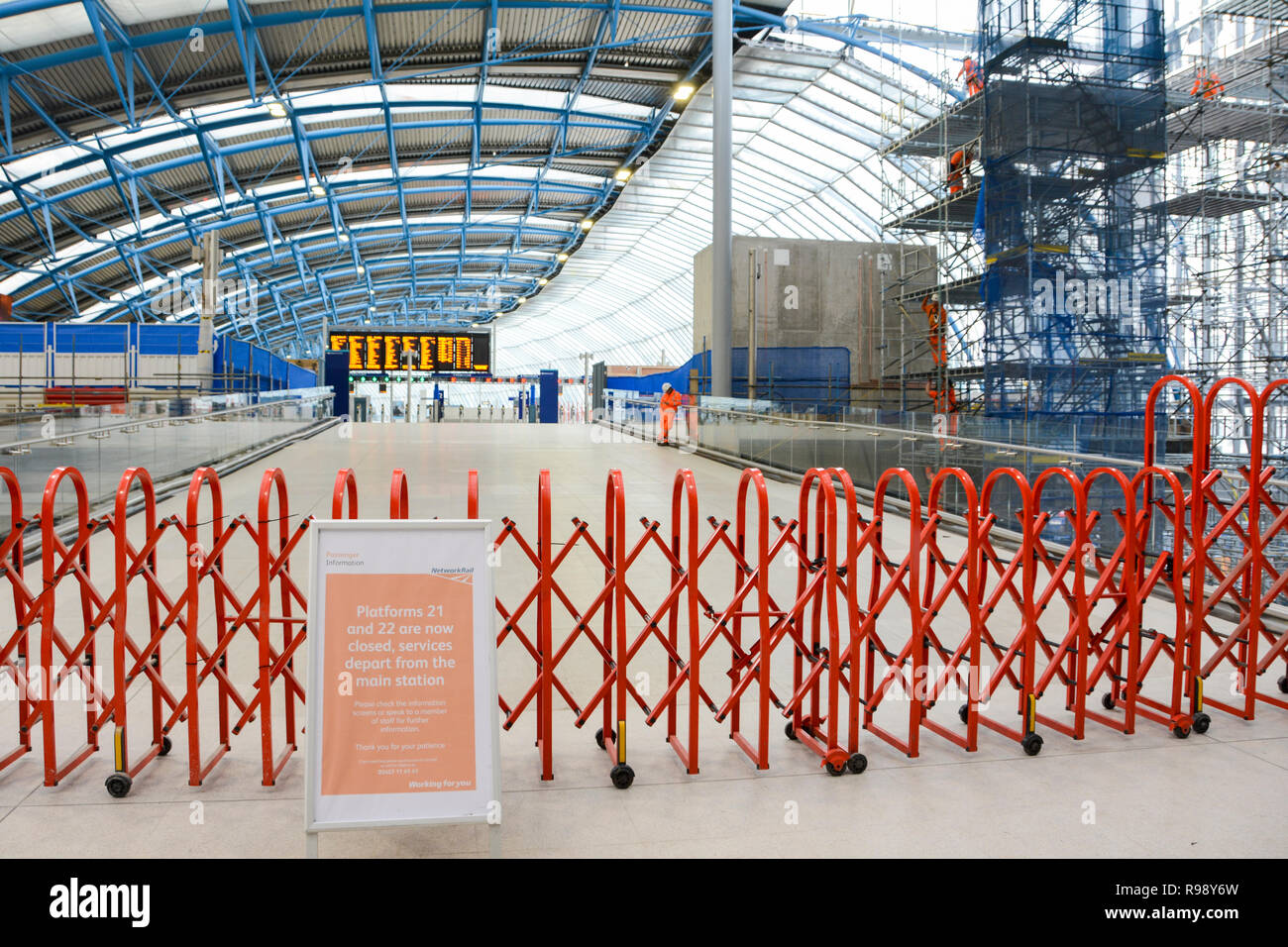 Construction platforms hi-res stock photography and images - Alamy