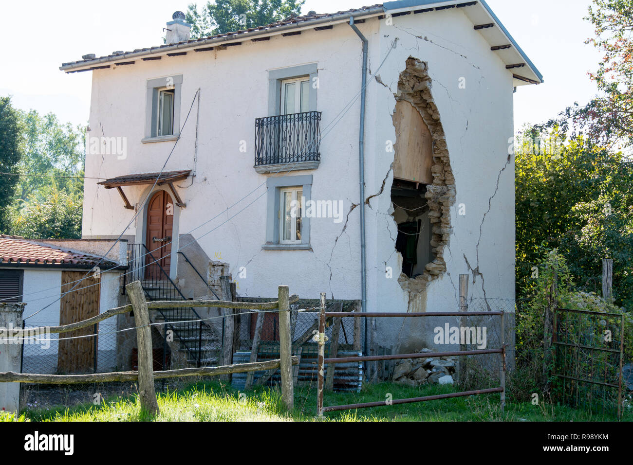 Earthquake in italy hi-res stock photography and images - Alamy