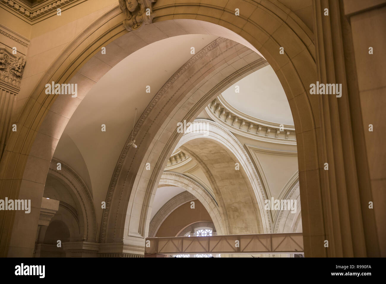 Museum new york ceiling hi-res stock photography and images - Alamy