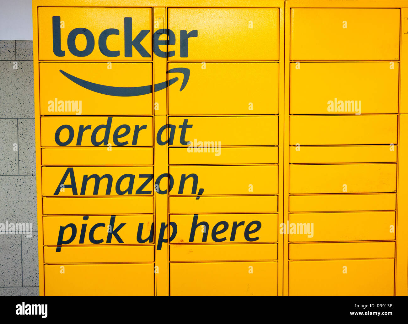 Amazon Lockers in Hammersmith, London - a self-service parcel ...