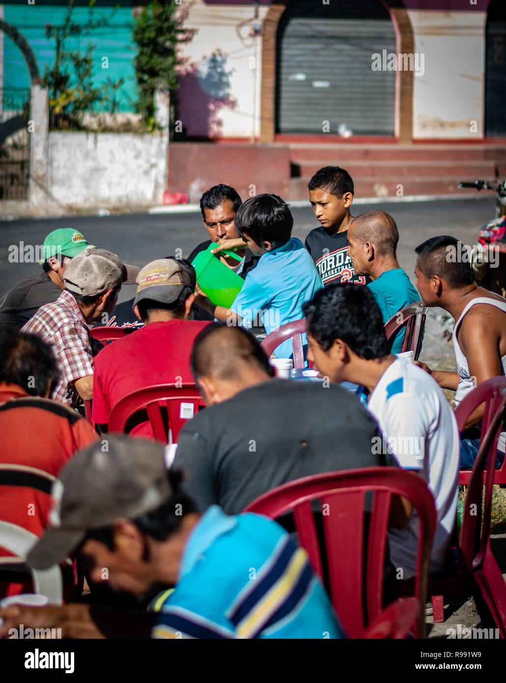 Homeless child guatemala hi-res stock photography and images - Alamy