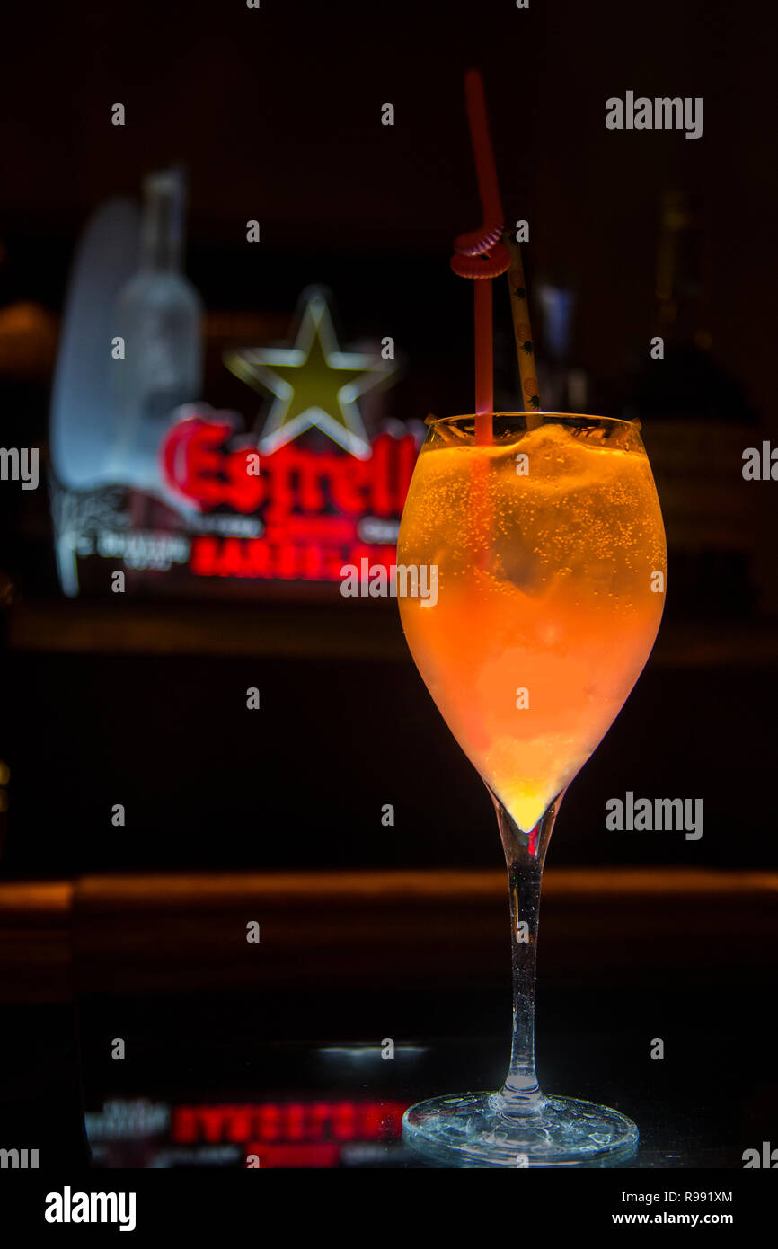 Bartrend hi-res stock photography and images - Alamy