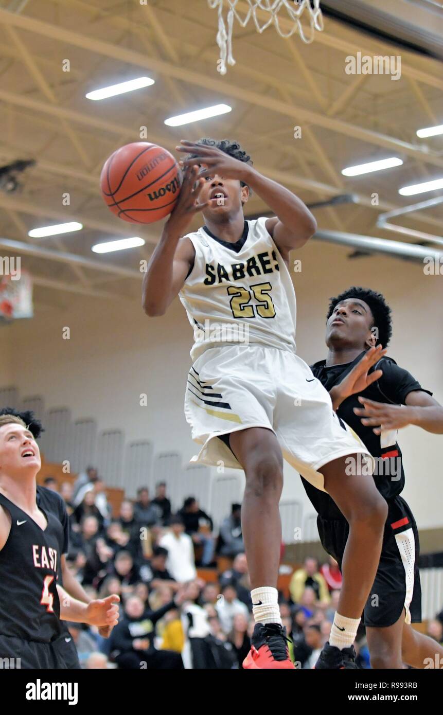 Losing basketball team hi-res stock photography and images - Alamy